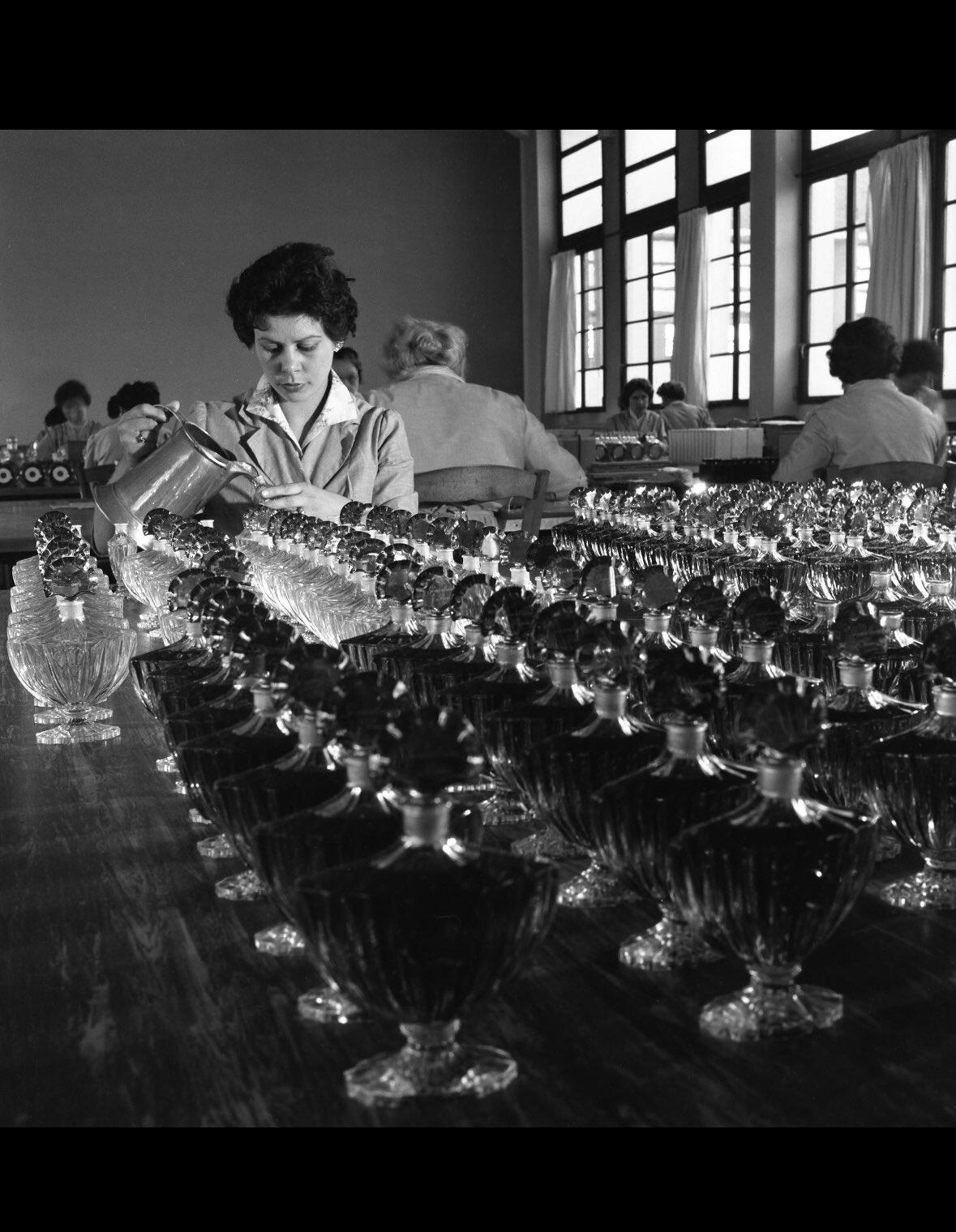 Shalimar, L'Essence d'un mythe: Guerlain célèbre les 100 ans de son ...