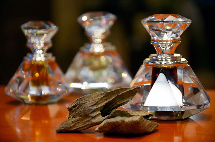 OUD SERIES: This is the Smell of Oud Oil ~ Raw Materials