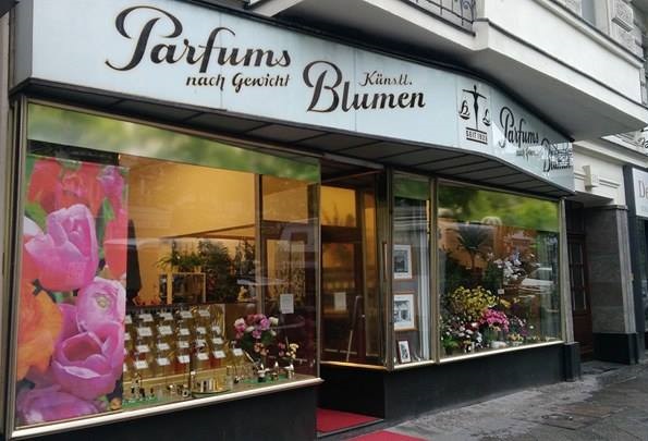 Harry Lehmann: A Vintage Scent Heaven in Berlin ~ Vintages