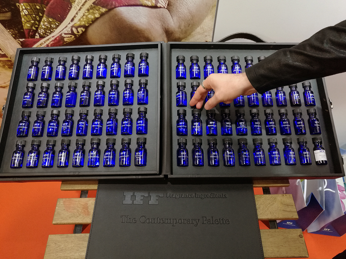 SIMPPAR 2017 - XIII International Perfume Ingredients Show In Paris ...