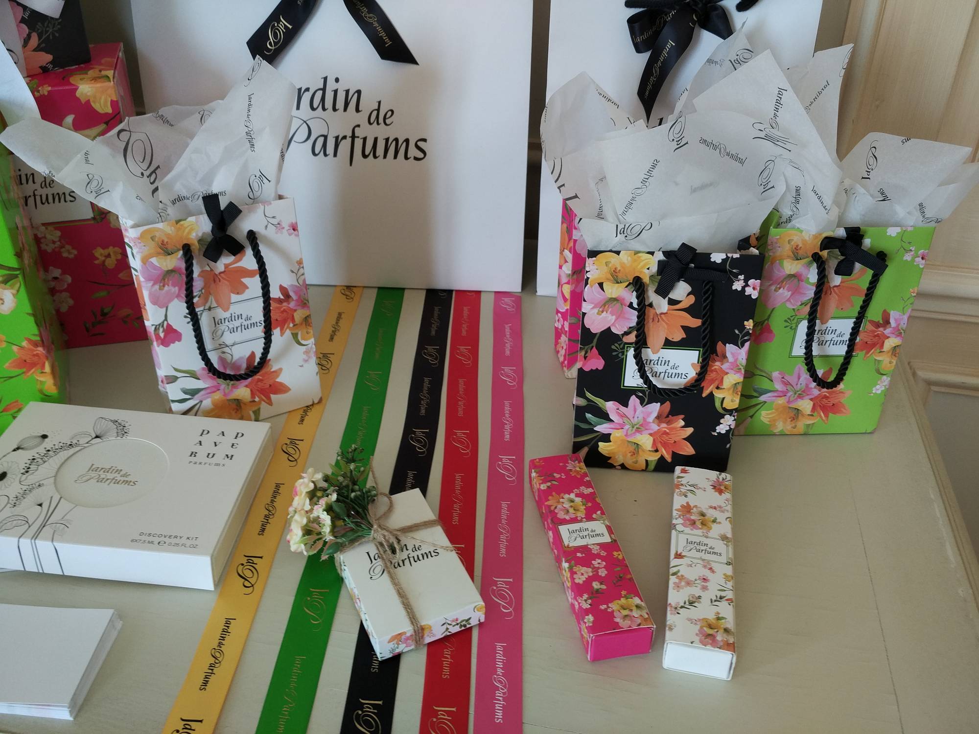 Jardin de Parfums: UNIQUE Collection ~ Columns