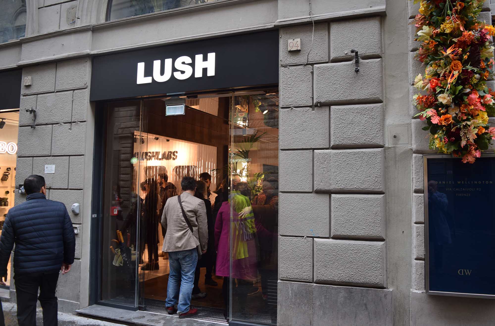 Interview mit Mark Constantine von LUSH ~ Interviews