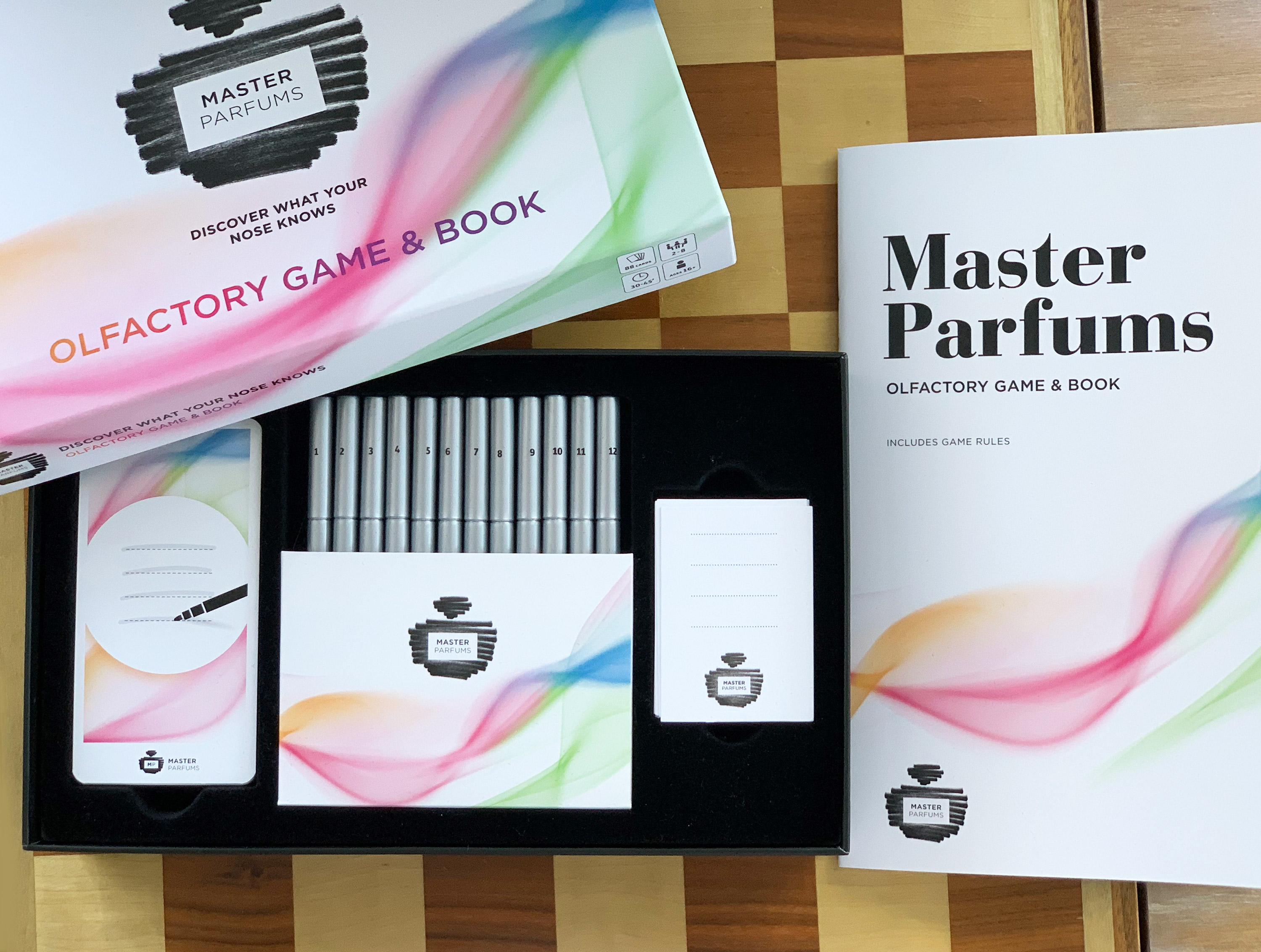 Ontdek wat je neus weet: het Master Parfums-spel ~ Boeken/Films/Video's