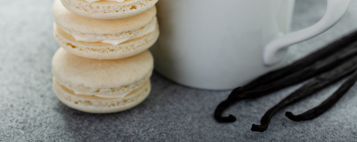 Café Chantant by Nobile 1942 and Vanillary by Lush: Introvert and ...