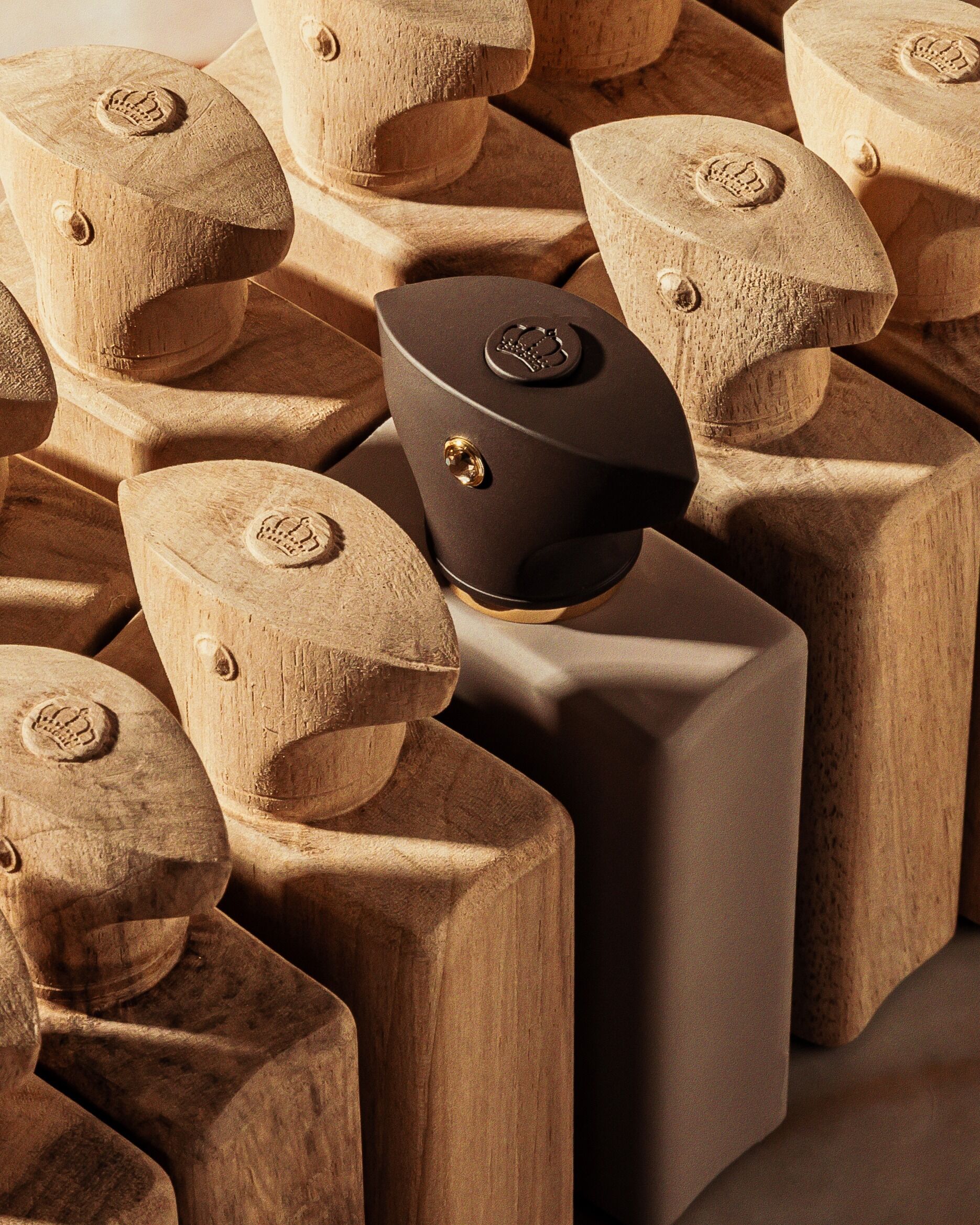 Opus XVI Timber by Amouage: A Noble and Eminently Woody Scent ...