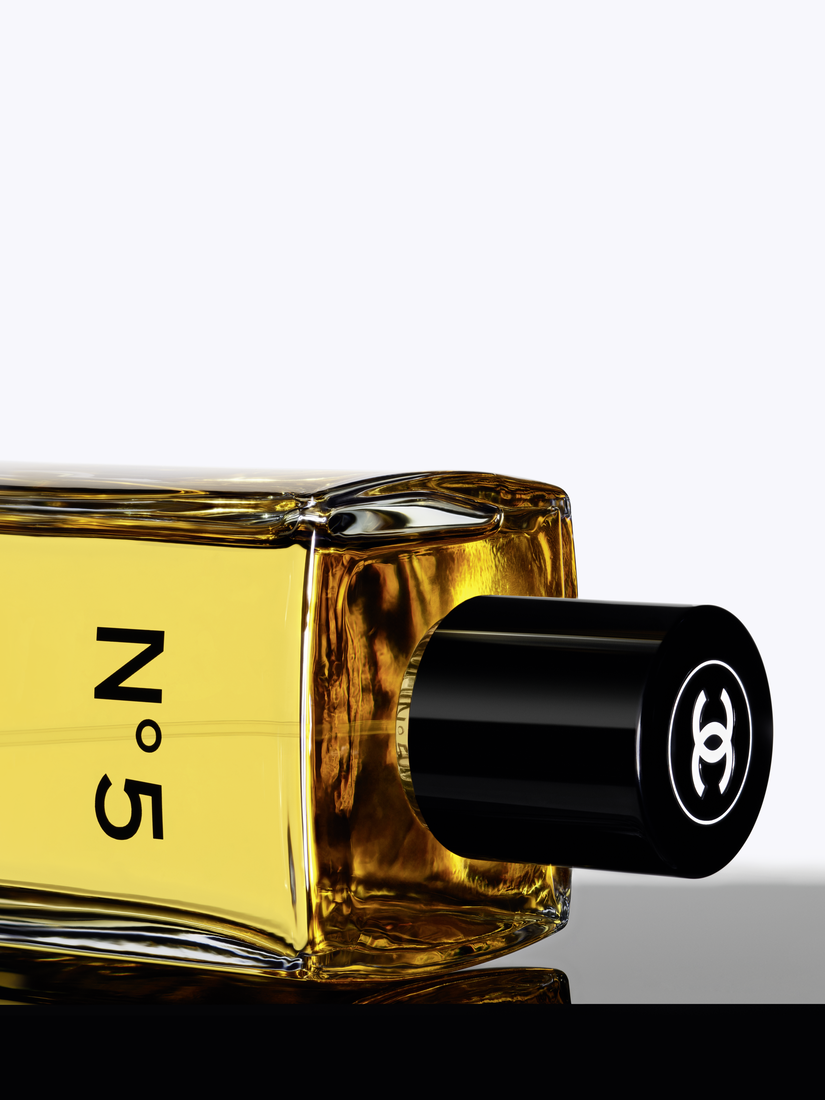 CHANEL No5 Eau de Toilette: Un nou flacon inspirat de versiunea ...