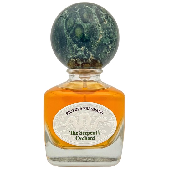 Indole perfume ingredient, Indole fragrance and essential oils