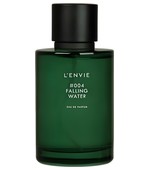 Senior Perfumer Isaac Sinclair