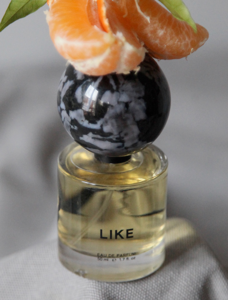 Like Frankly perfume - a new fragrance for women and men 2025
