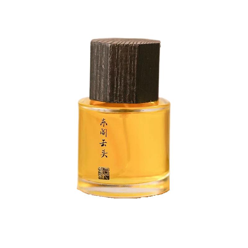 Dong Ge Yun Tou 东阁云头 Sixiangwei 司香尉 perfume - a fragrância Compartilhável