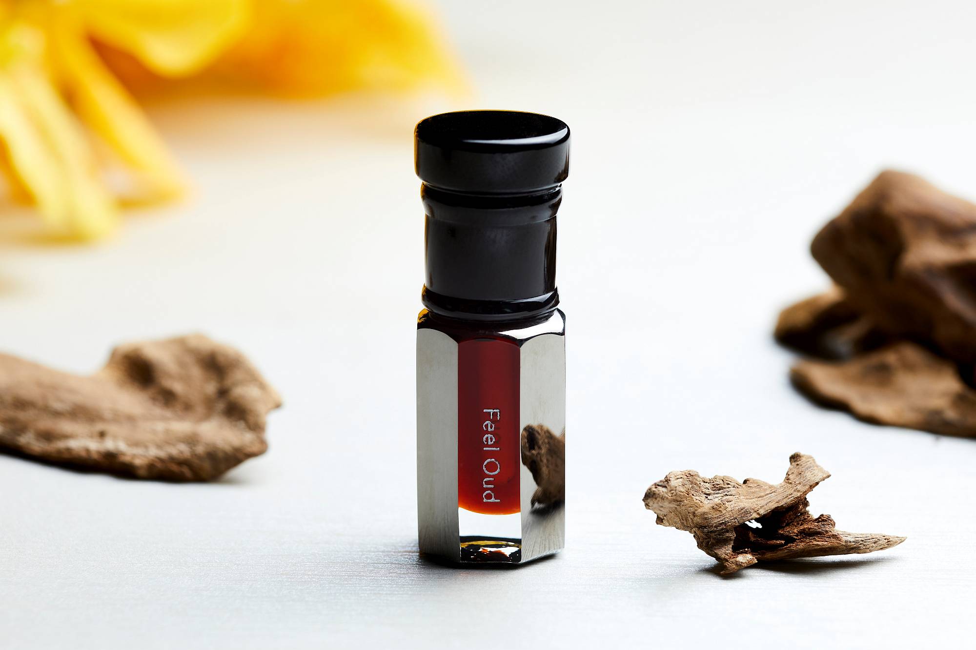 Lotus Oud Feel Oud parfum - un parfum pour homme et femme 2019