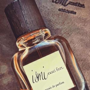 Ismi Rasei Fort perfume - a fragrance for women and men 2023