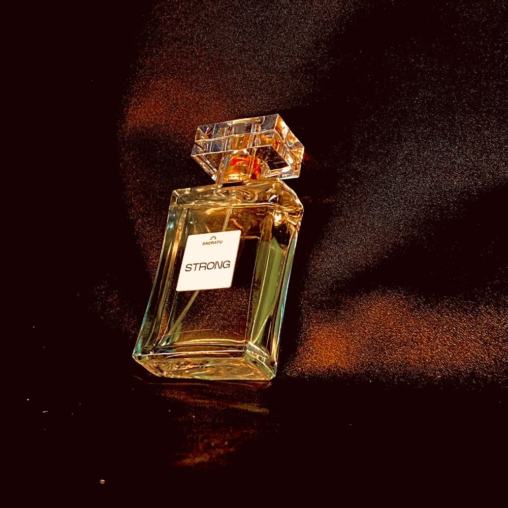 Strong Sacratu cologne - a fragrance for men 2023