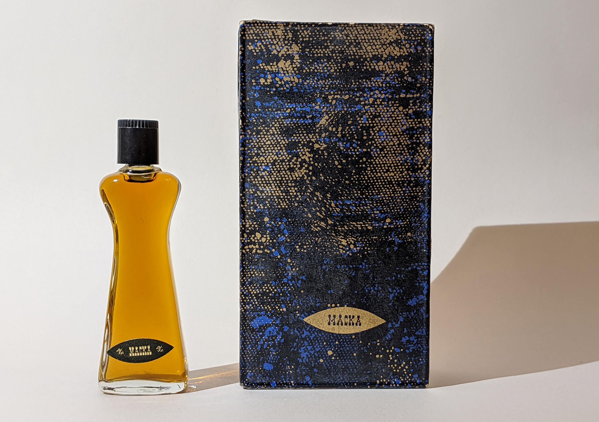 Маска (Mask) Новая Заря (The New Dawn) parfum - un parfum de dama