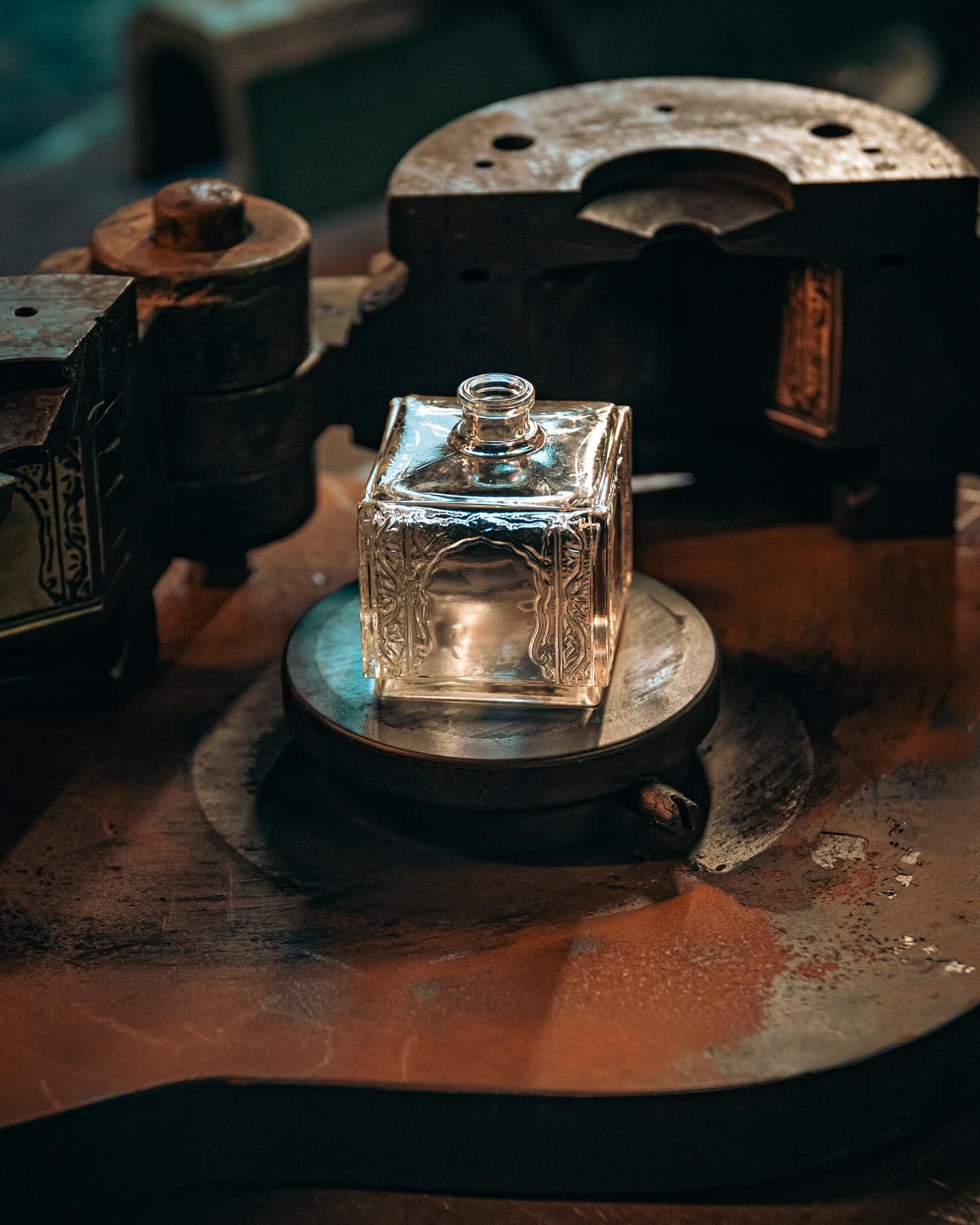 Cristal & Gold Man Amouage cologne - a fragrance for men 2023