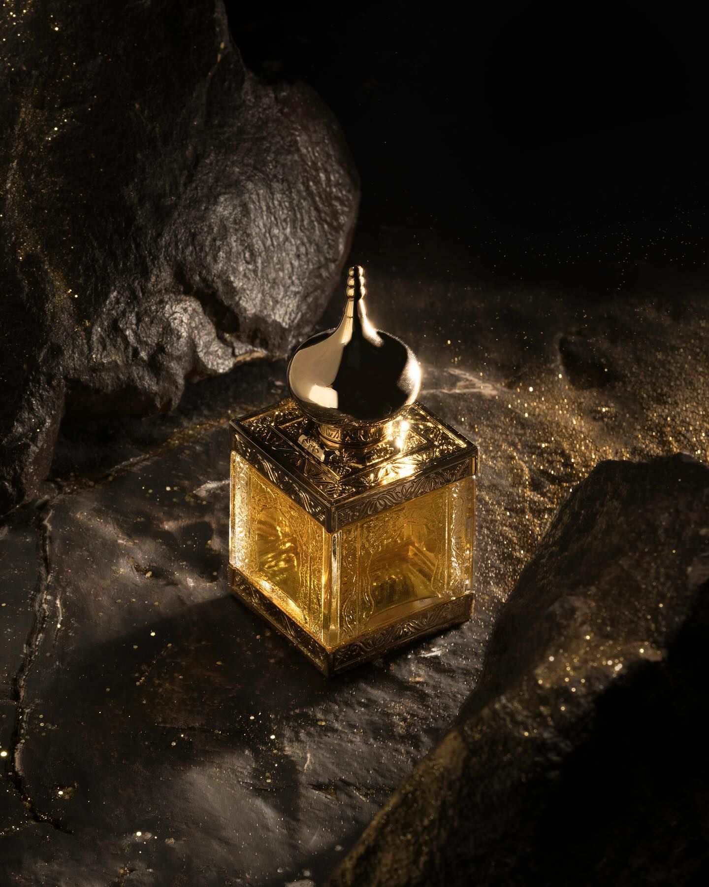 Cristal & Gold Man Amouage cologne - a fragrance for men 2023