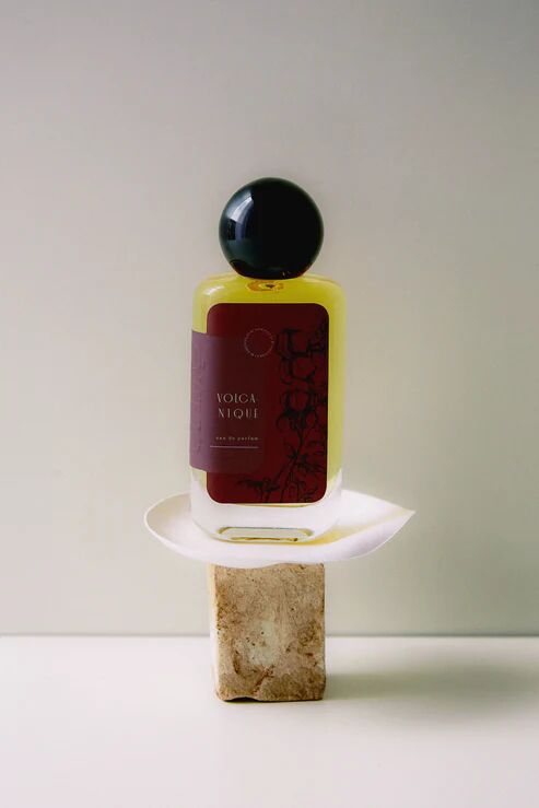 Volcanique Être perfume - a fragrance for women and men 2022