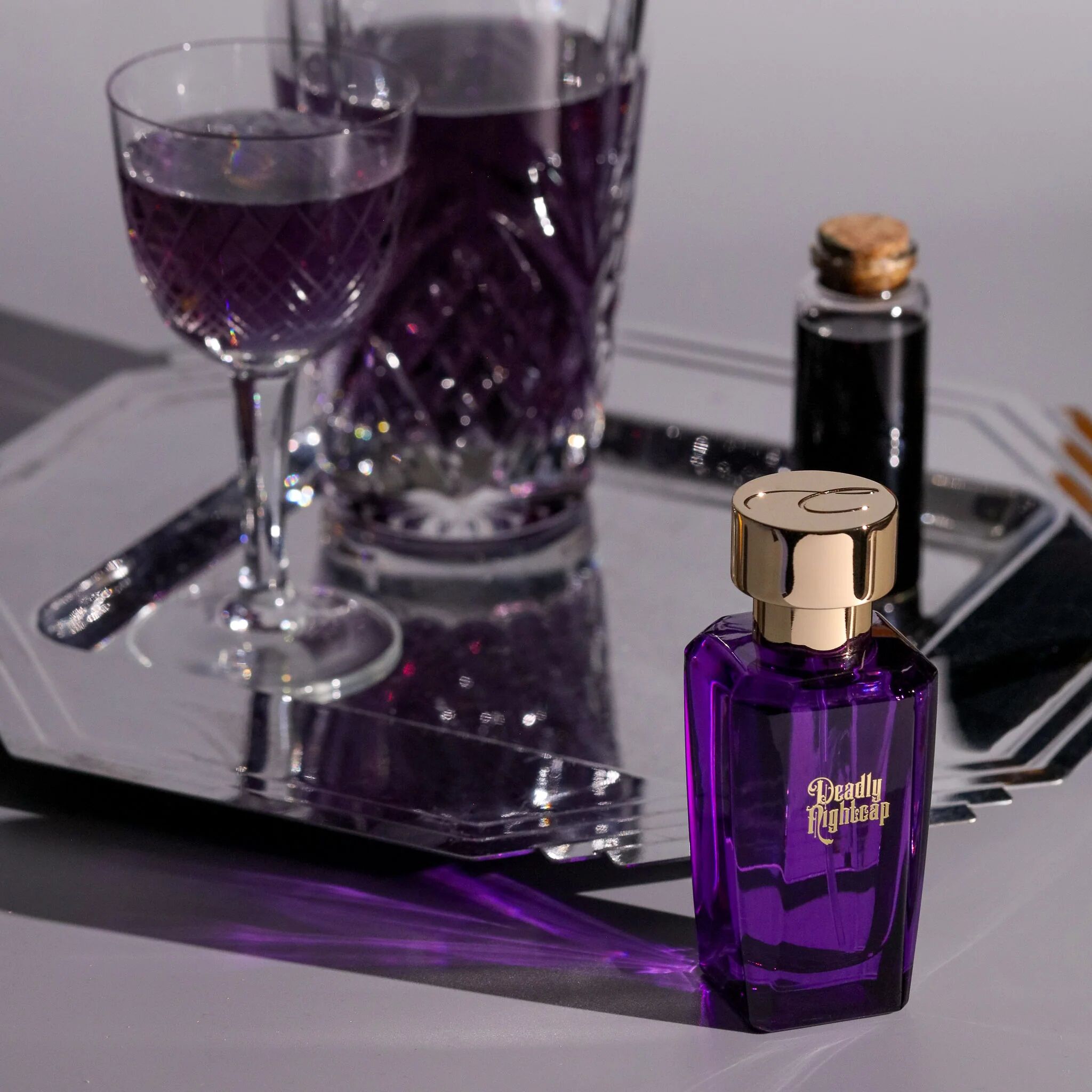Deadly Nightcap Curatrix parfum - un nou parfum unisex 2024
