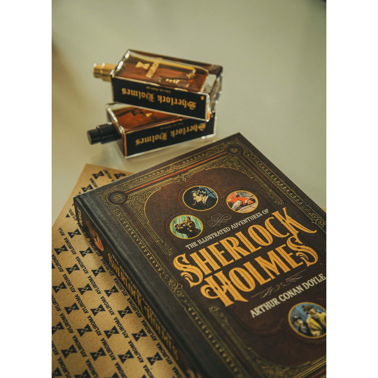 Sherlock Holmes Ayliroma perfume - a fragrance for women and men 2020