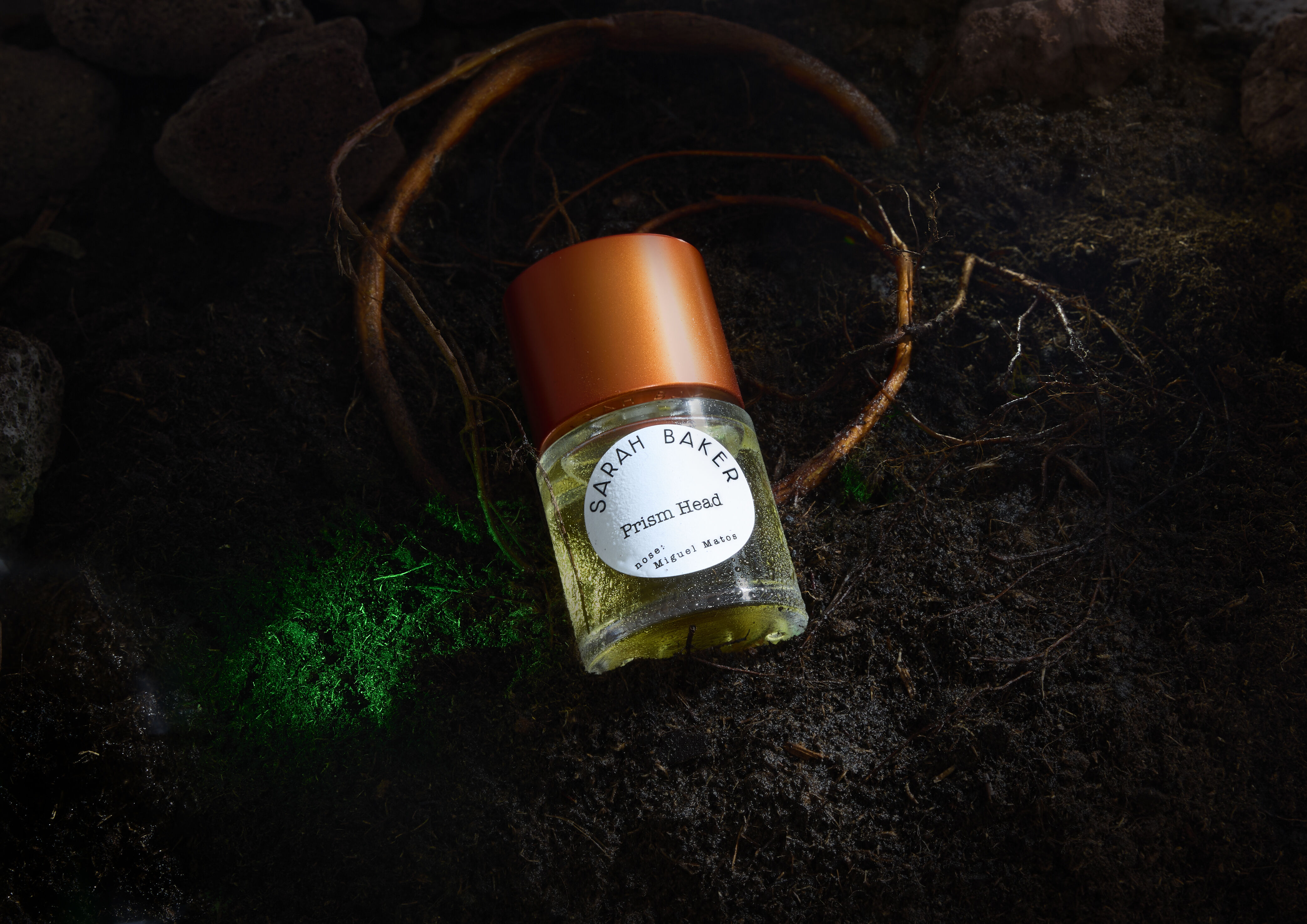 Prism Head Sarah Baker Perfumes 香水 - 2025年のユニセックス 新着フレグランス