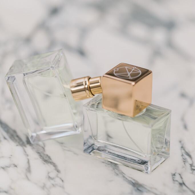 The First Firestone Sisters perfume - a novo fragrância Compartilhável 2025