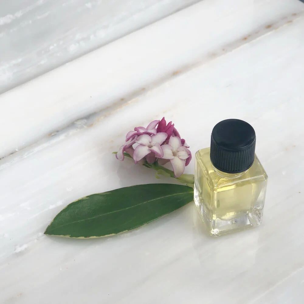 Daphne Odora Firn Handcrafted parfém - a vůně pro ženy a muže