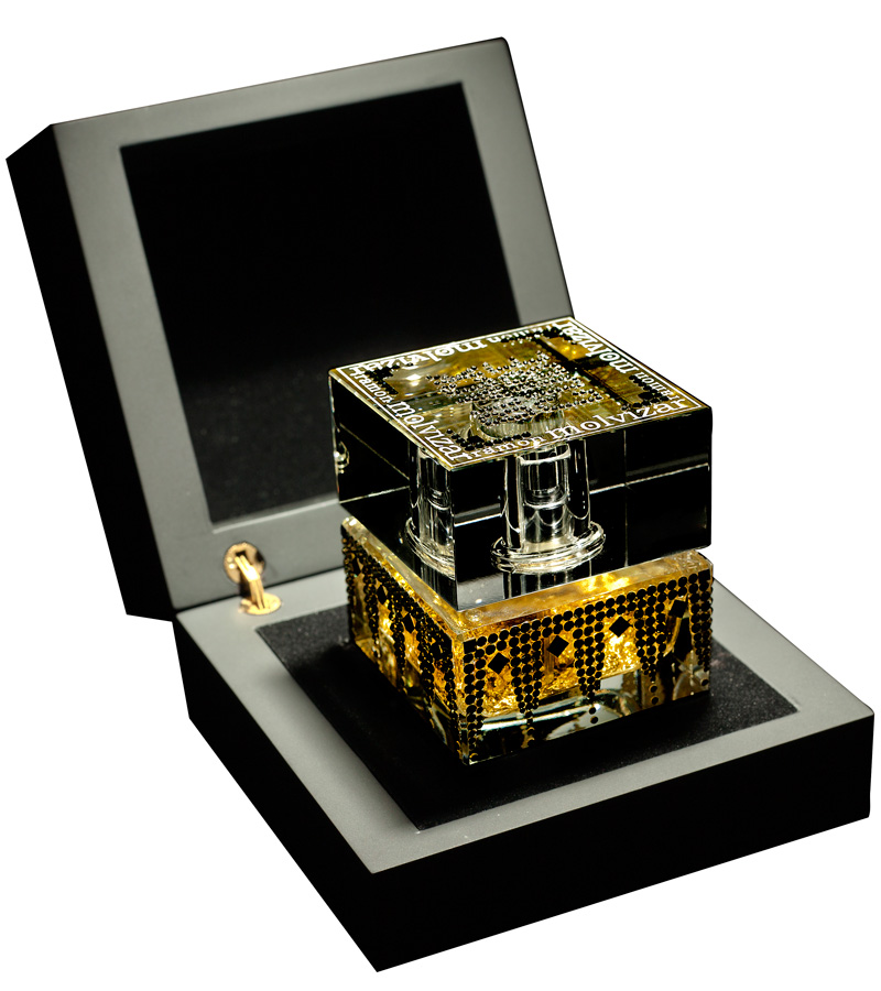 Black Cube Ramon Molvizar parfum - un parfum pour homme et femme 2010