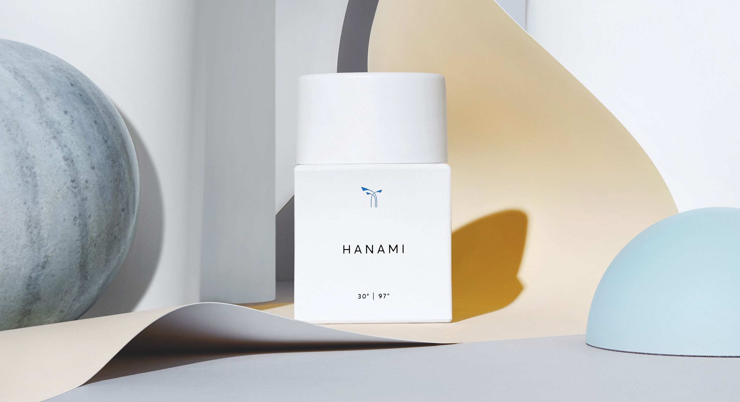 Hanami Phlur perfume - a fragrance for women and men 2016