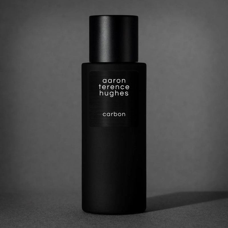 Carbon Aaron Terence Hughes perfumy - to perfumy dla kobiet i mężczyzn Carbon Aaron Terence Hughes perfumy - to perfumy dla kobiet i mężczyzn