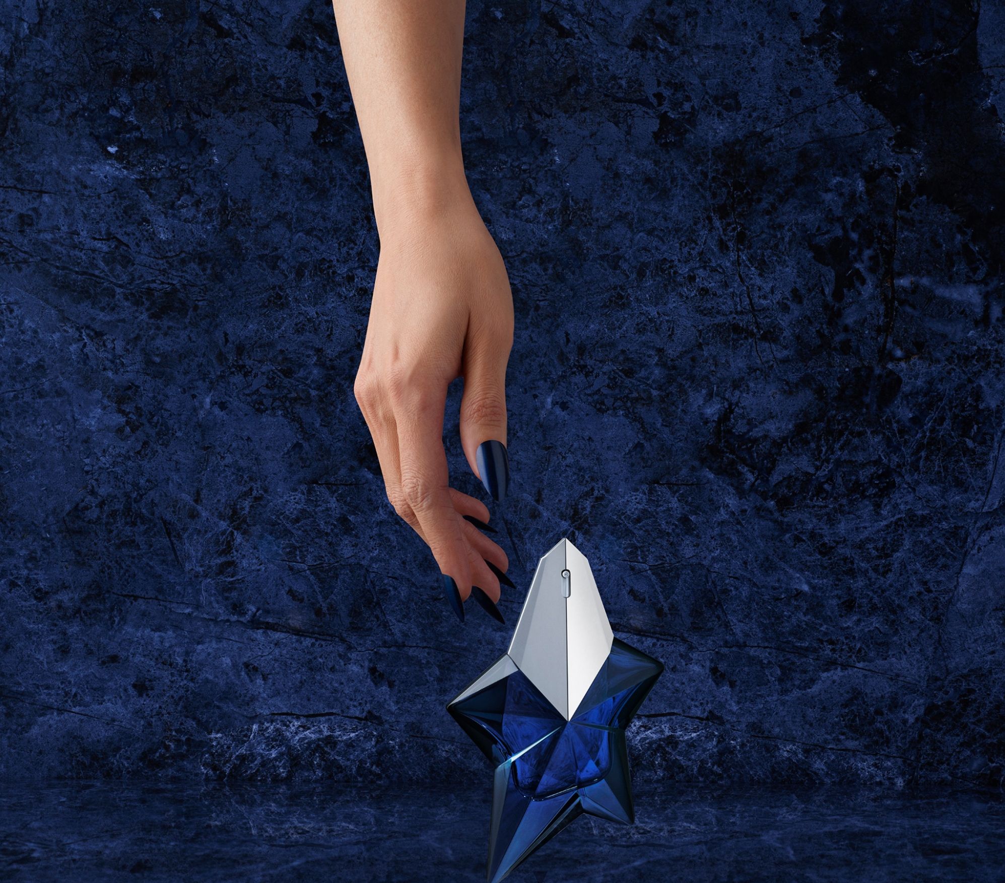 Angel Elixir Mugler perfume - a new fragrance for women 2023