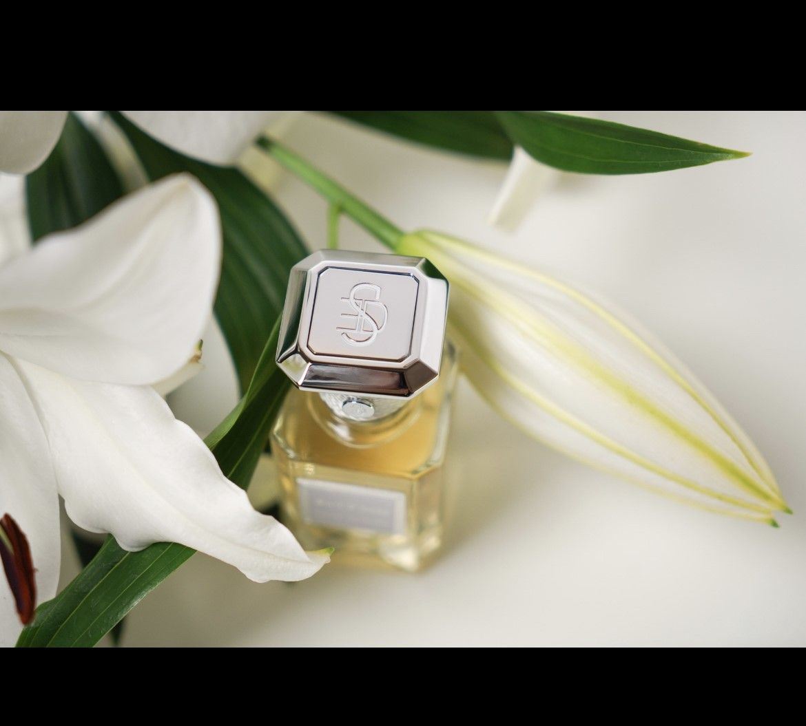 Nuit d'Aout Eau De Soie perfume - a fragrance for women and men 2022