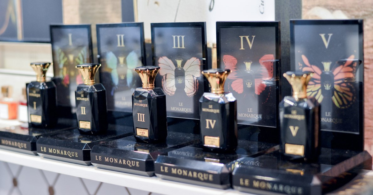 Le Monarque Collection: A Humble Review ~ Columns