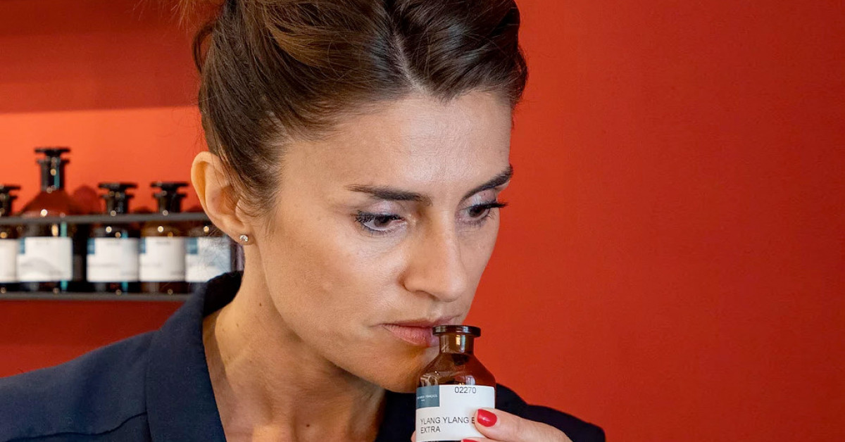 Bespoke Fragrance as a Gateway to Reflection ~ Columns