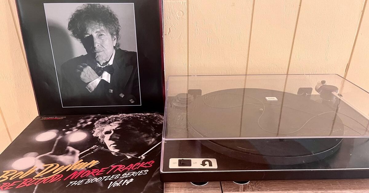 Bob Dylan and Scent ~ Columns