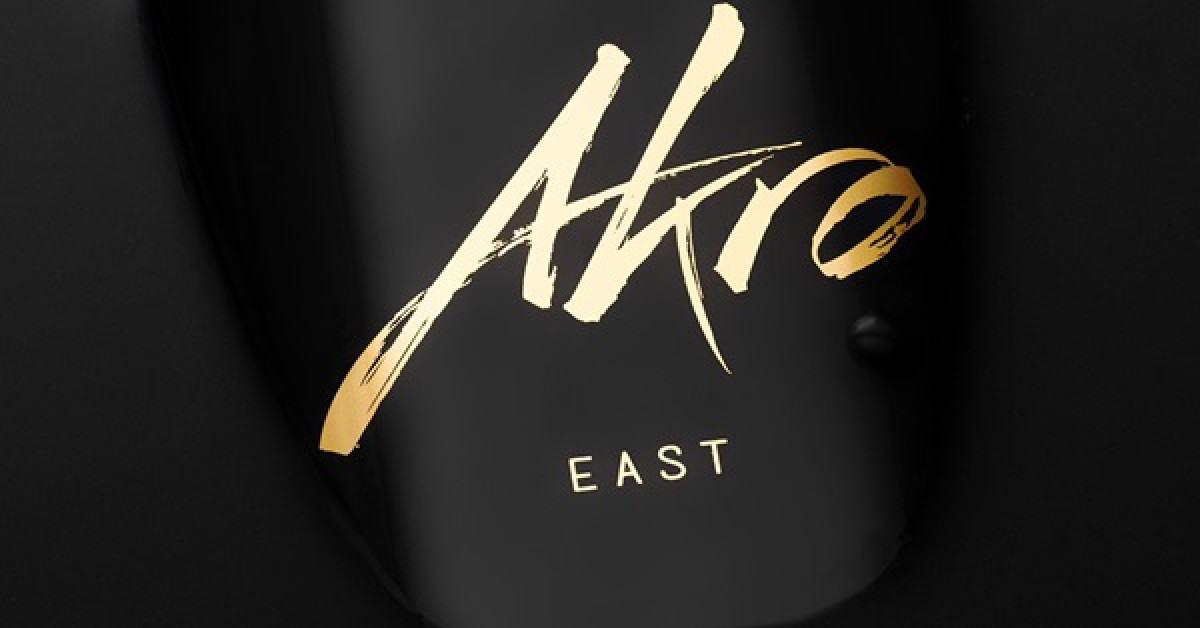 Akro East: Elegancia y familiaridad ~ Reseñas Editoriales de Fragancia