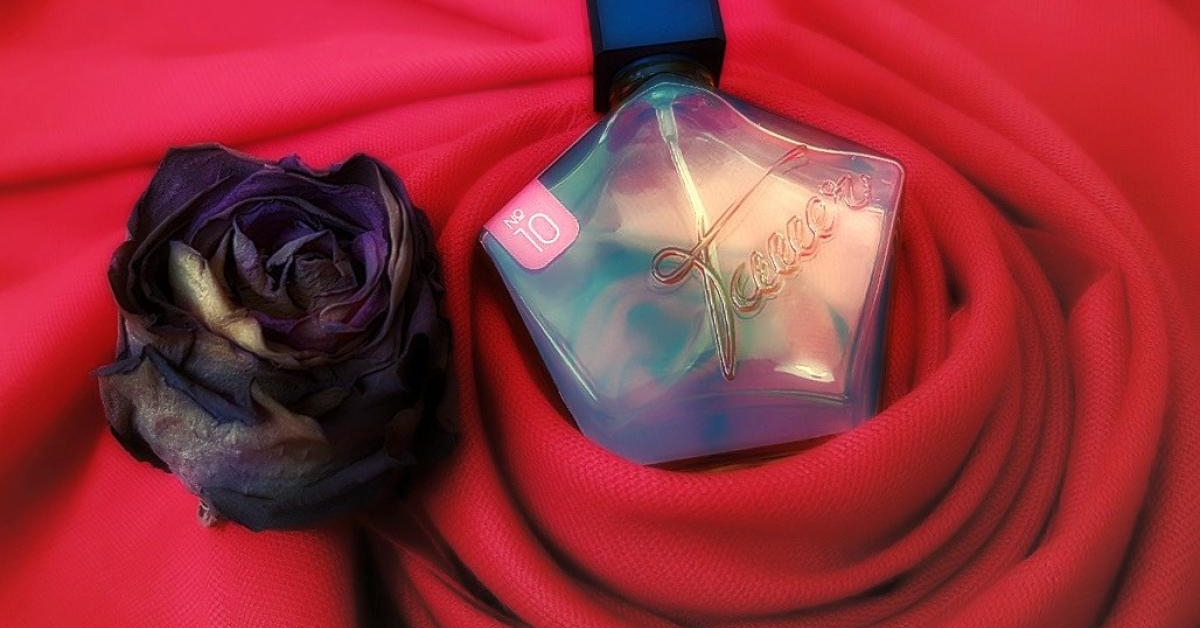 (Не)нежные цветы Энди Тауэра: Une Rose Vermeille и Carillon Pour Un ...