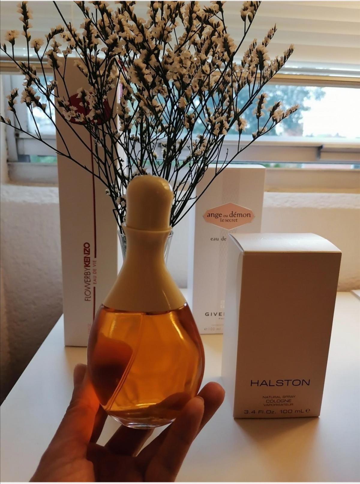 Halston Classic Halston parfum - un parfum pour femme 1975