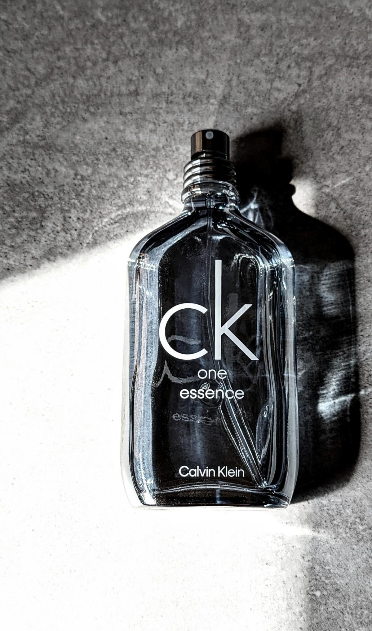 CK One Essence Calvin Klein fragancia - una nuevo fragancia para Hombres y Mujeres 2024