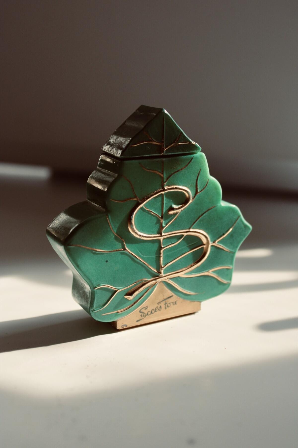 Succes Fou Schiaparelli parfum - un parfum pour femme 1952