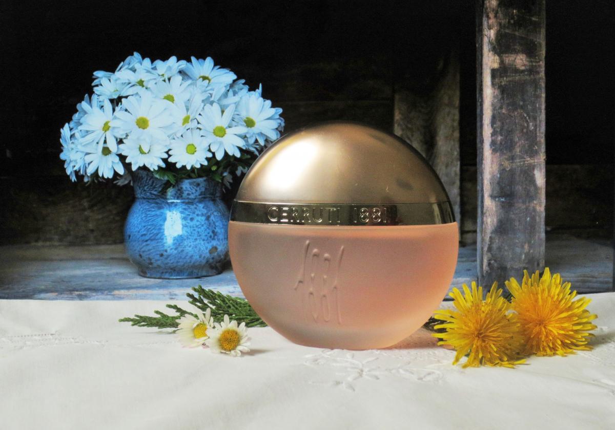 1881 Cerruti perfume - a fragrance for women 1995