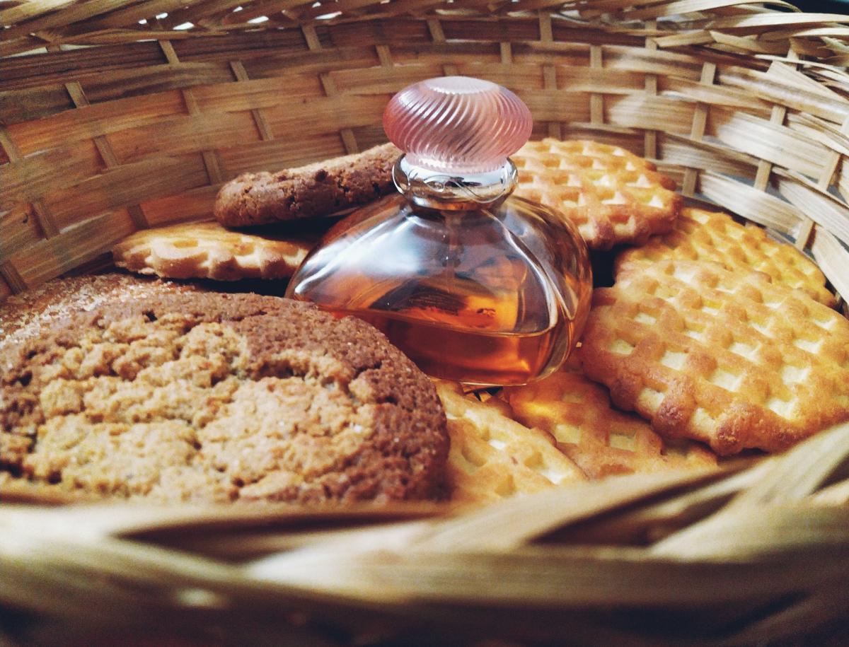 Felicity Oriflame perfume - a fragrance for women 2011