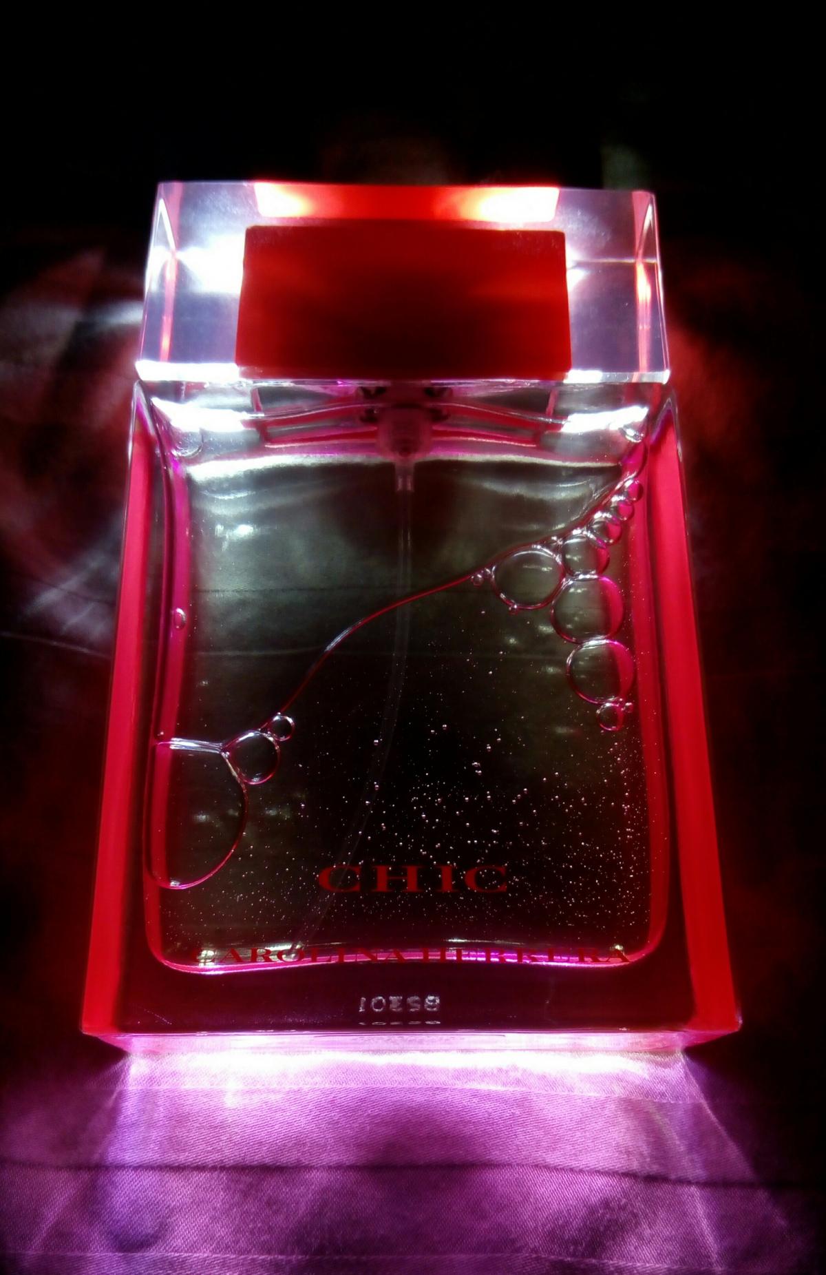 Chic Carolina Herrera perfume - a fragrância Feminino 2002