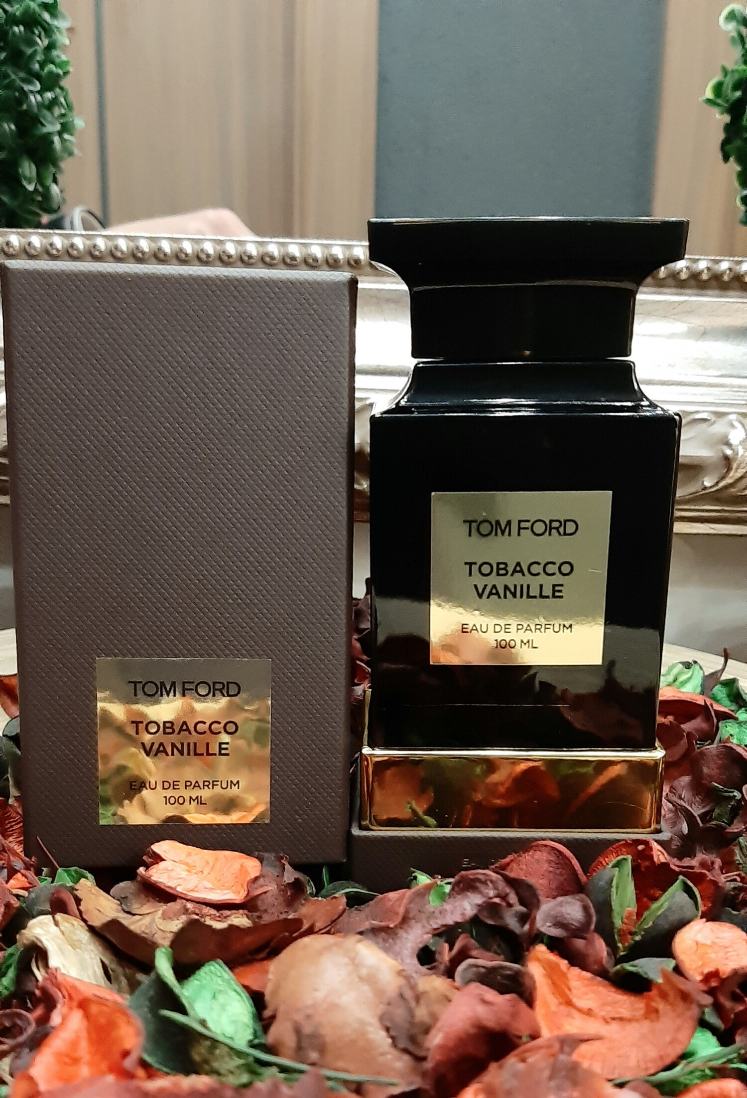 Tobacco Vanille Tom Ford perfume - a fragrance for women and men 2007