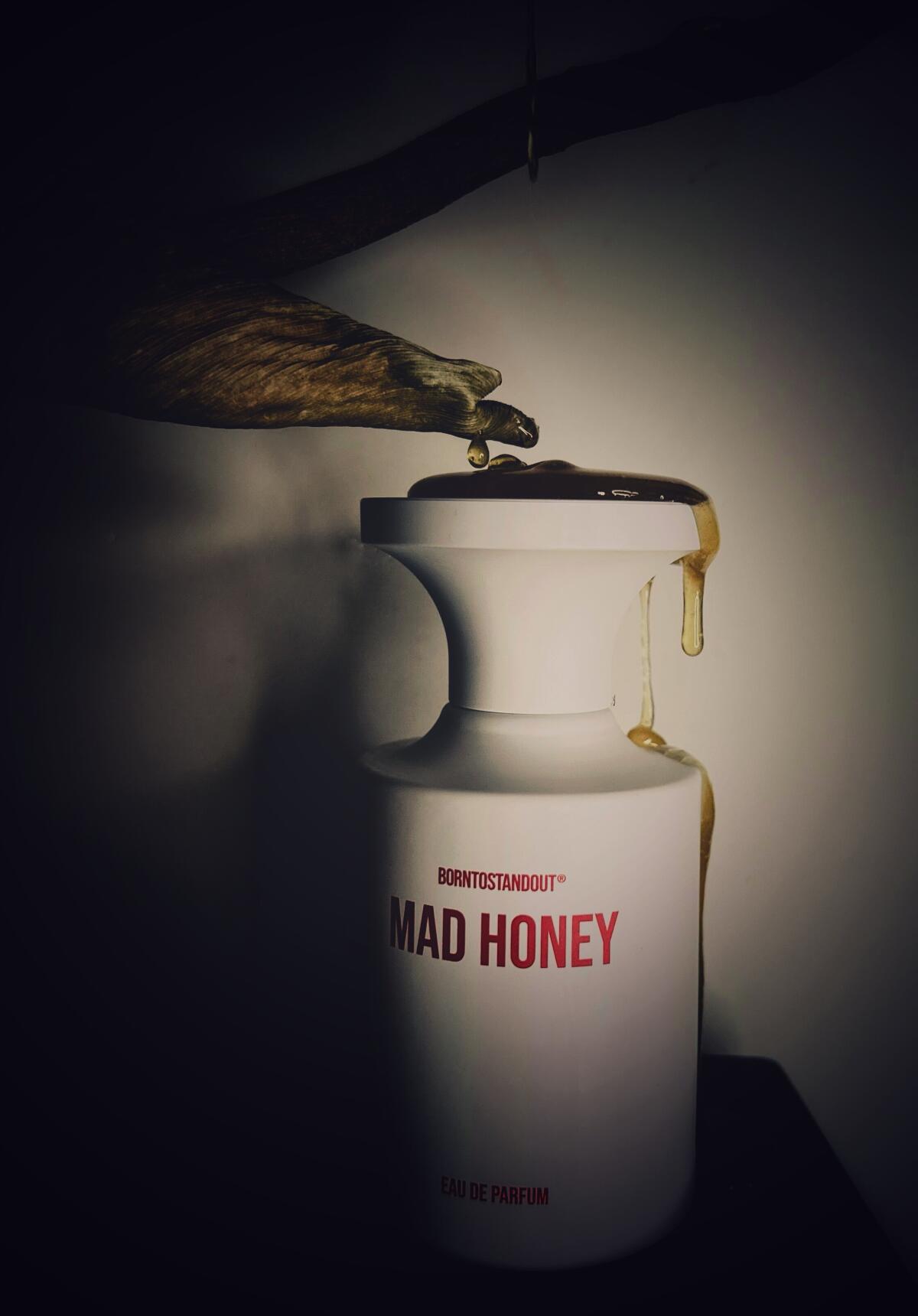 Mad Honey BORNTOSTANDOUT® - una fragranza unisex 2023