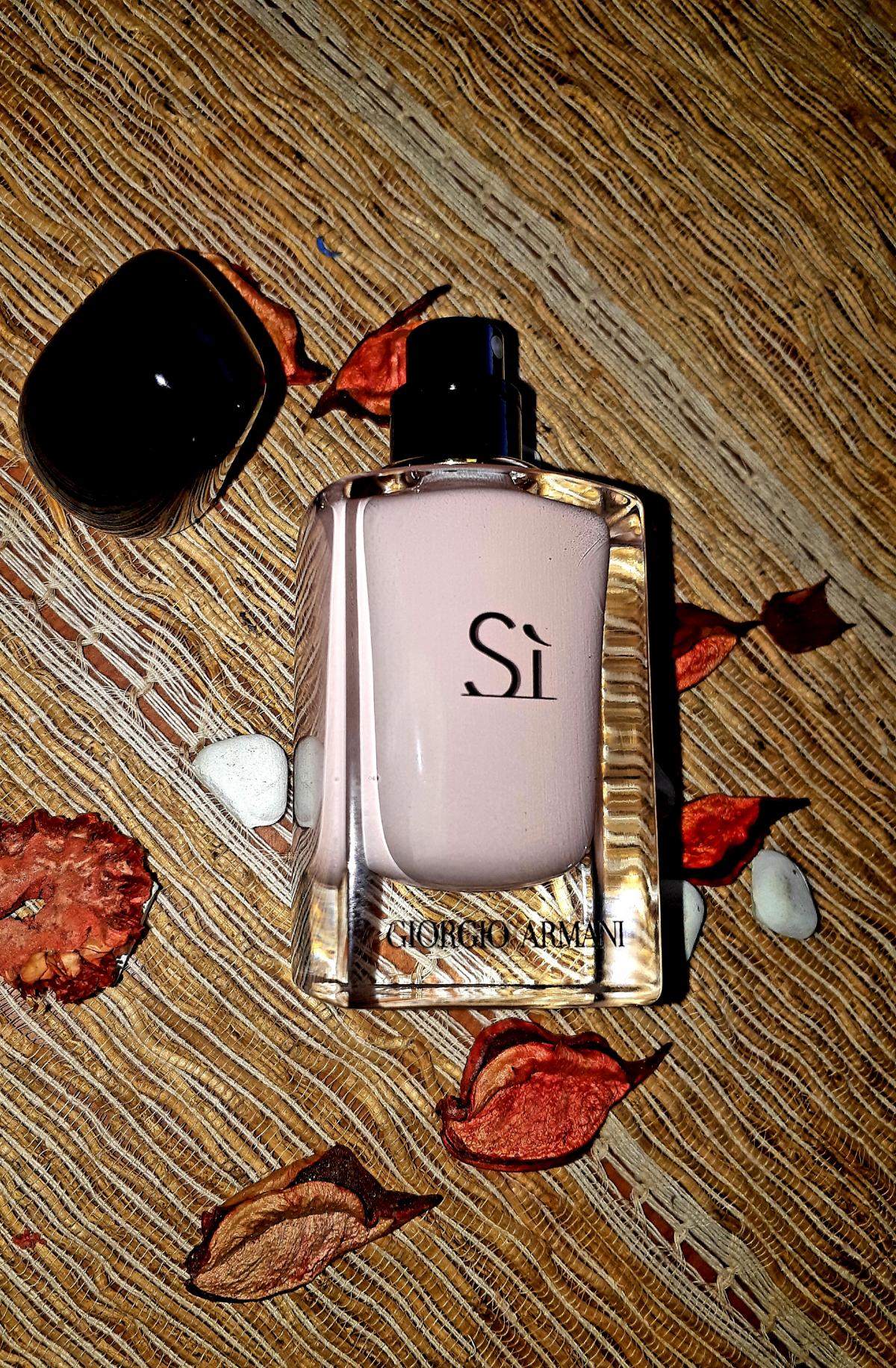 Sì Fiori Giorgio Armani - una novità fragranza da donna 2019