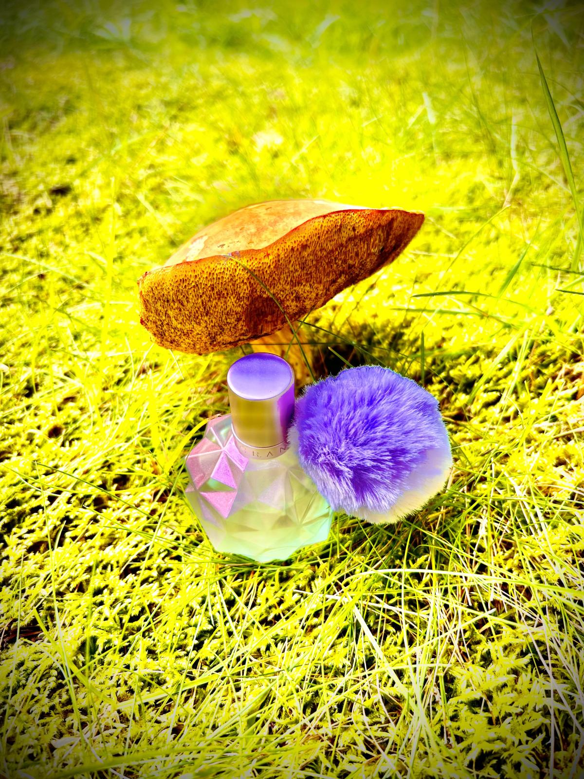 Moonlight Ariana Grande perfume - a fragrance for women 2017