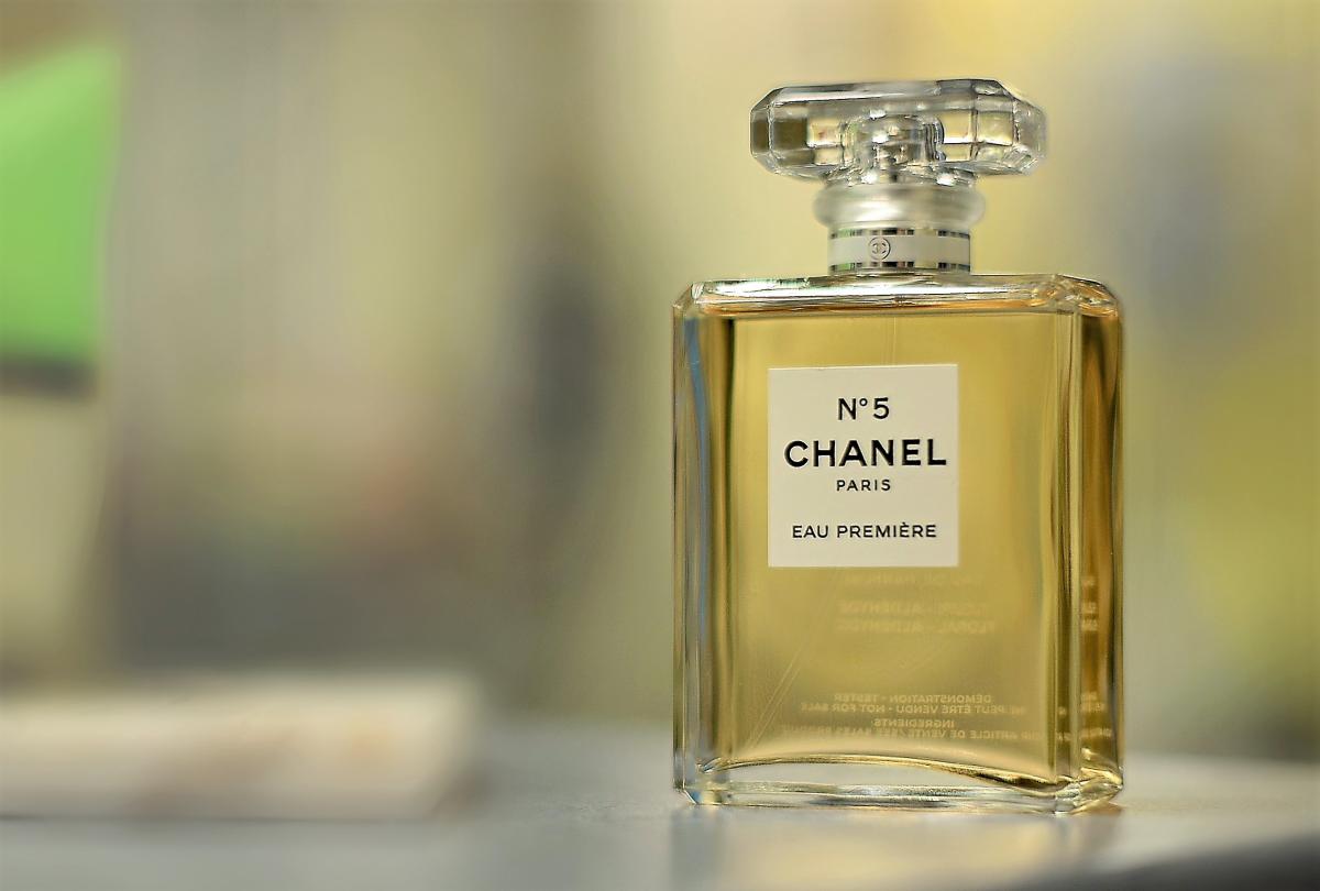 Chanel No 5 Eau Premiere (2015) Chanel perfume - a fragrance for women 2015