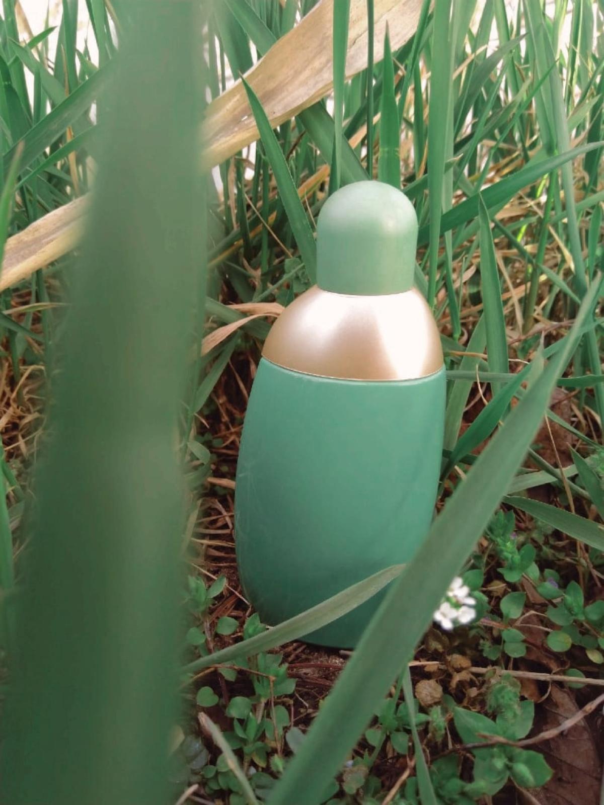 Eden Cacharel perfume - a fragrance for women 1994