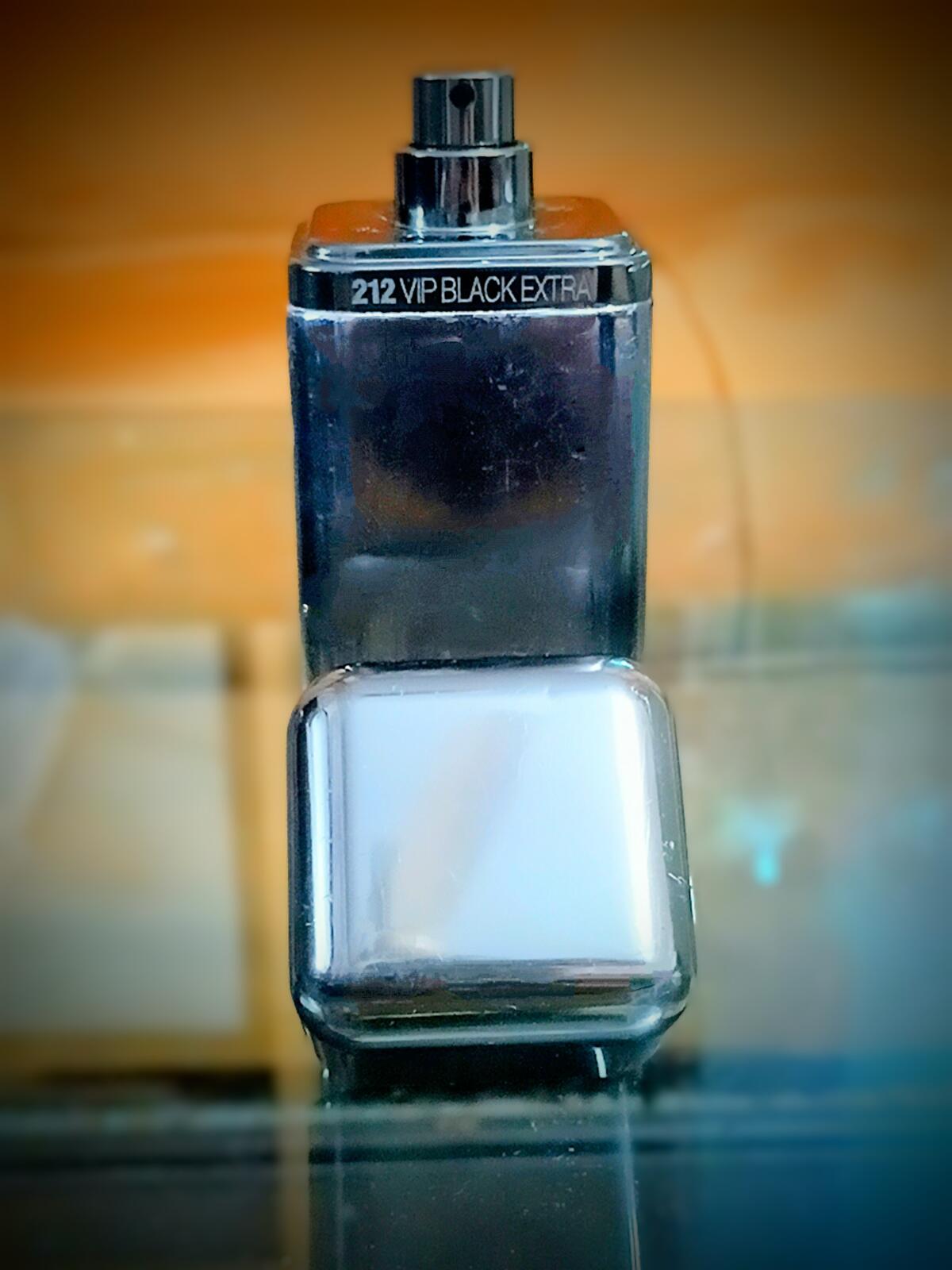 212 VIP Black Extra Carolina Herrera Cologne - un parfum pour homme 2019