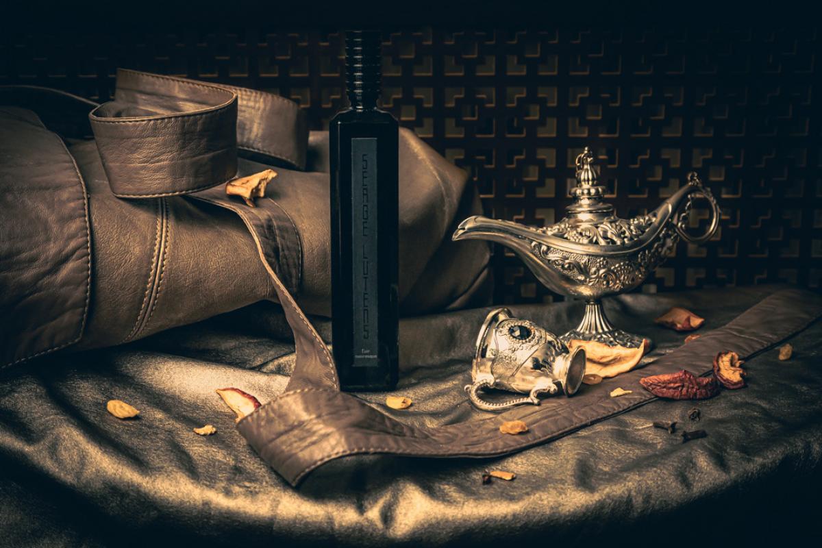 Cuir Mauresque Serge Lutens perfume - a fragrance for women and men 1996